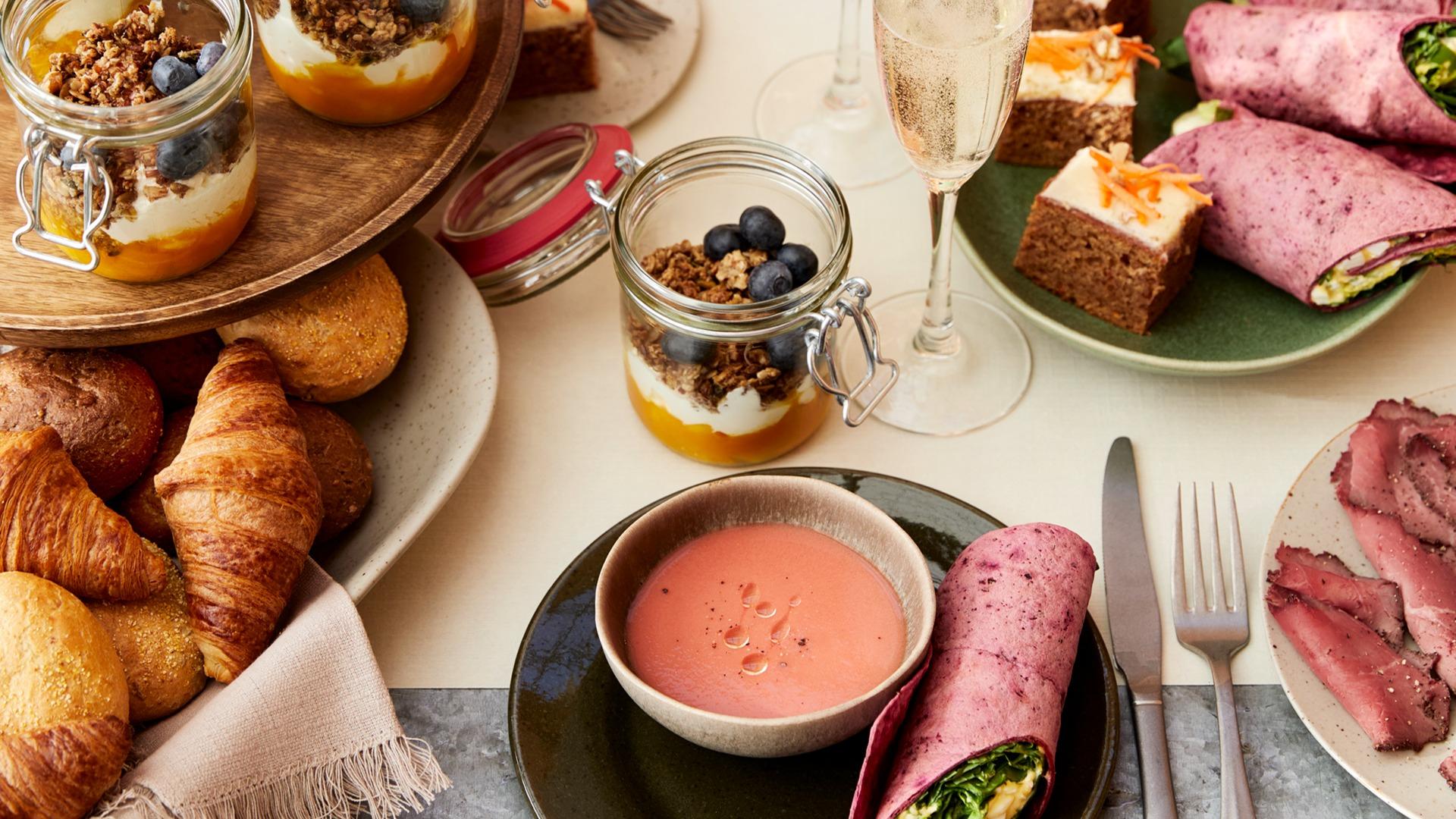 Intratuin Pijnacker. Tuincentrum voor huis, tuin & dier, met horeca